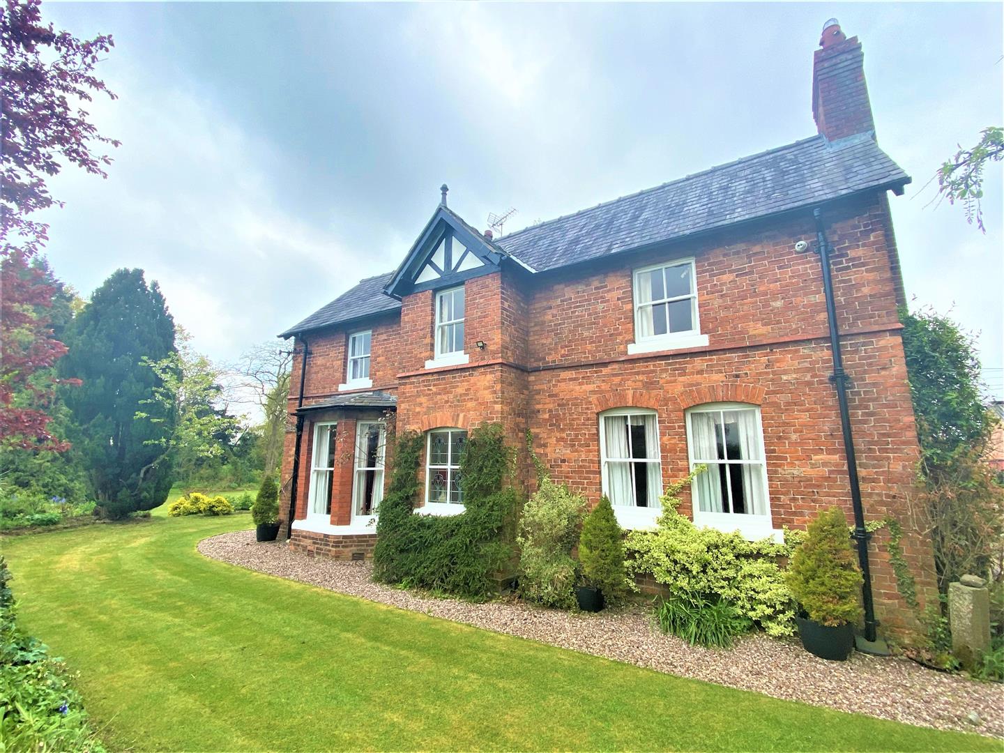Crabtree Farm, Crabtree Lane, Malpas, SY14 7BG | Estate Agents ...